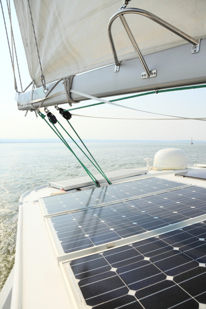 Solar panels on boats: more sustainable and efficient navigation ...